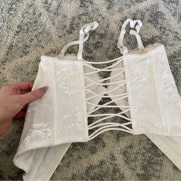 Glassons | Tops | Glassons White Lace Corset Cami 6 | Poshmark